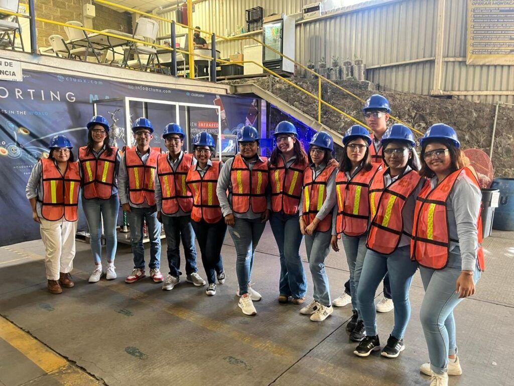 Fortalece la UTCGG aprendizaje de estudiantes con visita a ...